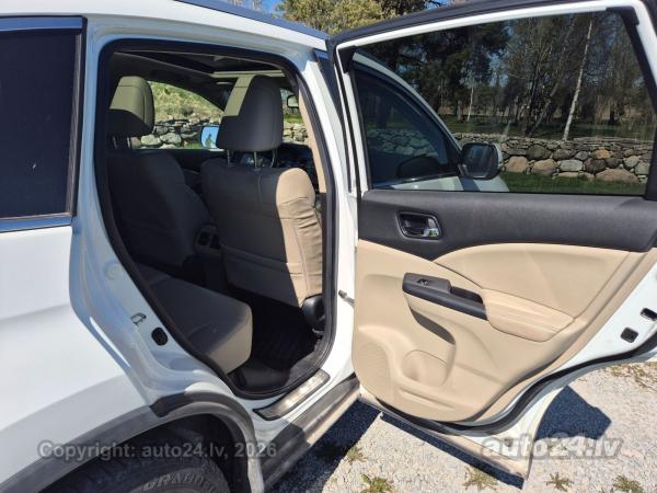 Balts Honda CR-V 2013 Kuresāre, ar dzinēja tilpumu 2.00 L un nobraukumu 149 tūkst. km par 12500 €, foto 6 vietnē AUTOMOTO.COM.LV