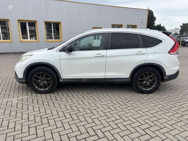 Balts Honda CR-V 2013 Tauragė, ar dzinēja tilpumu 2.20 L un nobraukumu 260 tūkst. km par 7300 €, foto 4 vietnē AUTOMOTO.COM.LV