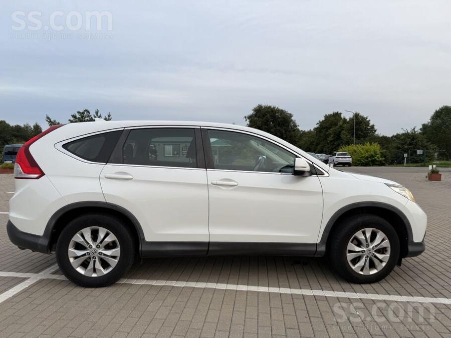 Balts Honda CR-V 2013 Rīga, ar dzinēja tilpumu 2.20 L un nobraukumu 143 tūkst. km par 13900 €, foto 3 vietnē AUTOMOTO.COM.LV