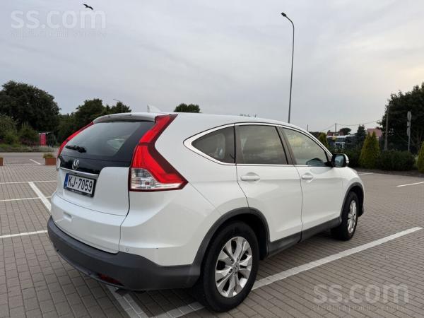 Balts Honda CR-V 2013 Rīga, ar dzinēja tilpumu 2.20 L un nobraukumu 143 tūkst. km par 13900 €, foto 3 vietnē AUTOMOTO.COM.LV