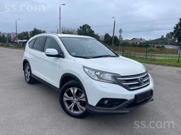 Balts Honda CR-V 2014 Rīga, ar dzinēja tilpumu 1.60 L un nobraukumu 275 tūkst. km par 7950 €, foto 3 vietnē AUTOMOTO.COM.LV
