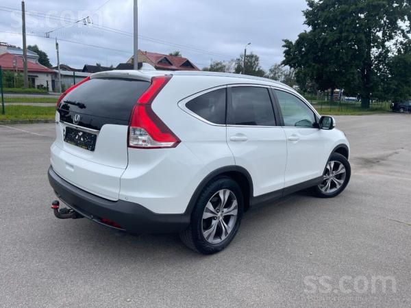 Balts Honda CR-V 2014 Rīga, ar dzinēja tilpumu 1.60 L un nobraukumu 275 tūkst. km par 7950 €, foto 4 vietnē AUTOMOTO.COM.LV