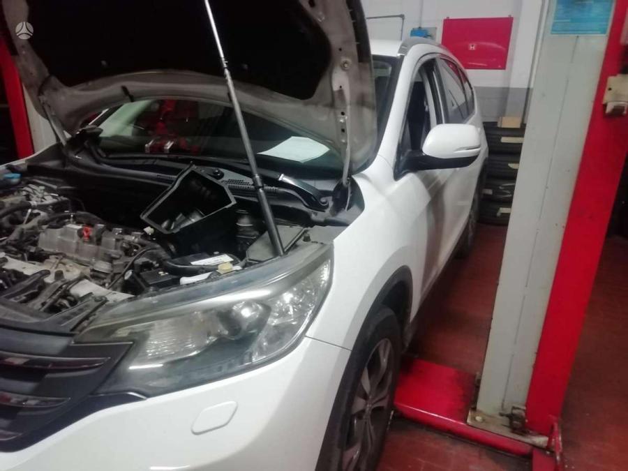 Balts Honda CR-V 2014 Panevēža, ar dzinēja tilpumu 2.20 L un nobraukumu 112 tūkst. km par 7100 €, foto 2 vietnē AUTOMOTO.COM.LV