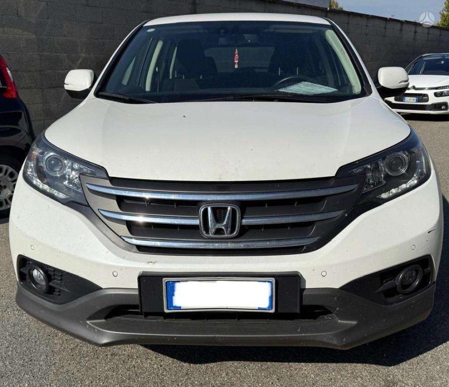 White Honda CR-V 2014 in Vilnius, with an engine capacity of 2.00 L and mileage of 115 thousand km for 14999 €, photo 3 on AUTOMOTO.COM.LV