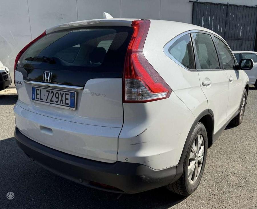 White Honda CR-V 2014 in Vilnius, with an engine capacity of 2.00 L and mileage of 115 thousand km for 14999 €, photo 5 on AUTOMOTO.COM.LV
