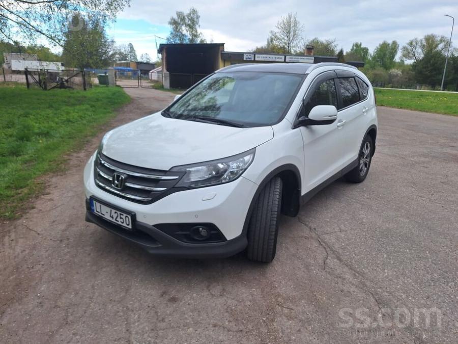Balts Honda CR-V 2014 Rīga, ar dzinēja tilpumu 2.00 L un nobraukumu 249 tūkst. km par 12800 €, foto 3 vietnē AUTOMOTO.COM.LV