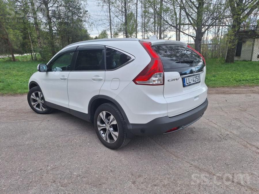 Balts Honda CR-V 2014 Rīga, ar dzinēja tilpumu 2.00 L un nobraukumu 249 tūkst. km par 12800 €, foto 4 vietnē AUTOMOTO.COM.LV