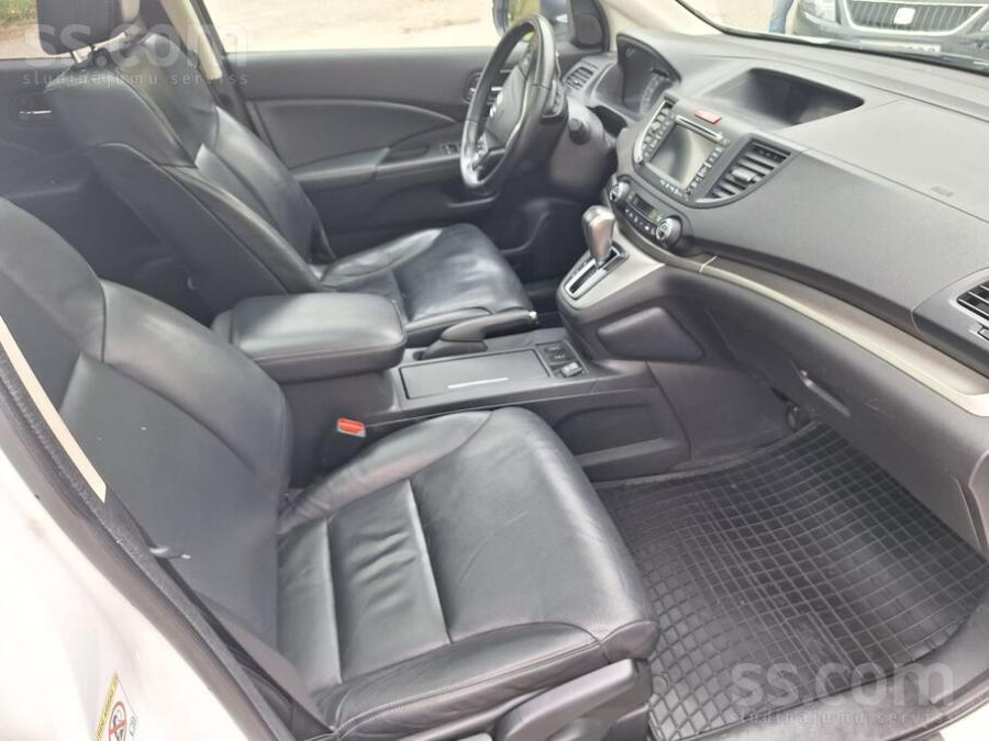 Balts Honda CR-V 2014 Rīga, ar dzinēja tilpumu 2.00 L un nobraukumu 249 tūkst. km par 12800 €, foto 6 vietnē AUTOMOTO.COM.LV