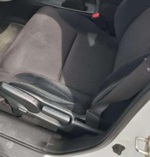White Honda CR-V 2014 in Vilnius, with an engine capacity of 2.20 L and mileage of 240 thousand km for 10999 €, photo 9 on AUTOMOTO.COM.LV