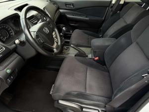 White Honda CR-V 2014 in Vilnius, with an engine capacity of 1.60 L and mileage of 80 thousand km for 12999 €, photo 8 on AUTOMOTO.COM.LV