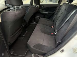White Honda CR-V 2014 in Vilnius, with an engine capacity of 1.60 L and mileage of 80 thousand km for 12999 €, photo 11 on AUTOMOTO.COM.LV