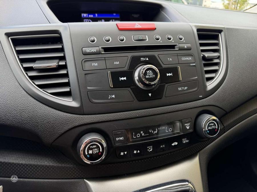 White Honda CR-V 2014 in Vilnius, with an engine capacity of 1.60 L and mileage of 80 thousand km for 12999 €, photo 13 on AUTOMOTO.COM.LV