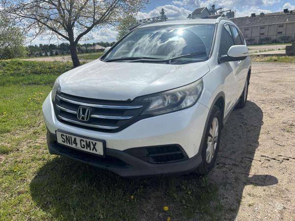 White Honda CR-V 2014 in Prienai, with an engine capacity of 2.20 L and mileage of 168 thousand km for 2235 €, photo 1 on AUTOMOTO.COM.LV