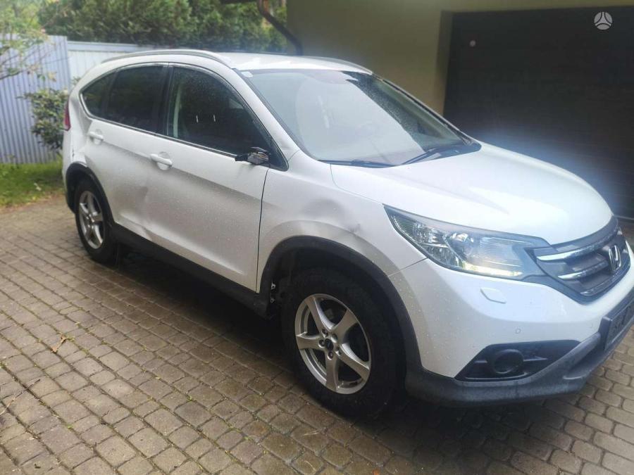 Balts Honda CR-V 2014 Kauņa, ar dzinēja tilpumu 1.60 L un nobraukumu 250 tūkst. km par 4950 €, foto 3 vietnē AUTOMOTO.COM.LV