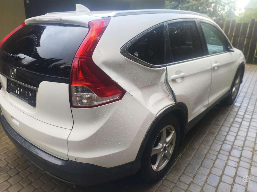 Balts Honda CR-V 2014 Kauņa, ar dzinēja tilpumu 1.60 L un nobraukumu 250 tūkst. km par 4950 €, foto 4 vietnē AUTOMOTO.COM.LV