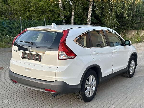 Balts Honda CR-V 2014 Utena, ar dzinēja tilpumu 1.60 L un nobraukumu 284 tūkst. km par 7900 €, foto 6 vietnē AUTOMOTO.COM.LV