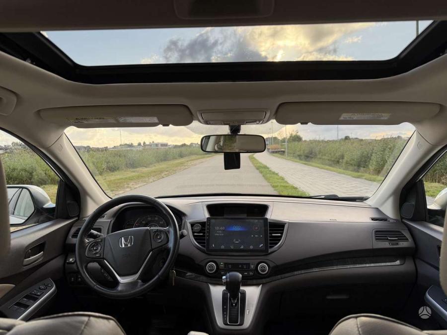 Balts Honda CR-V 2014 Klaipėda, ar dzinēja tilpumu 2.40 L un nobraukumu 224 tūkst. km par 12900 €, foto 5 vietnē AUTOMOTO.COM.LV