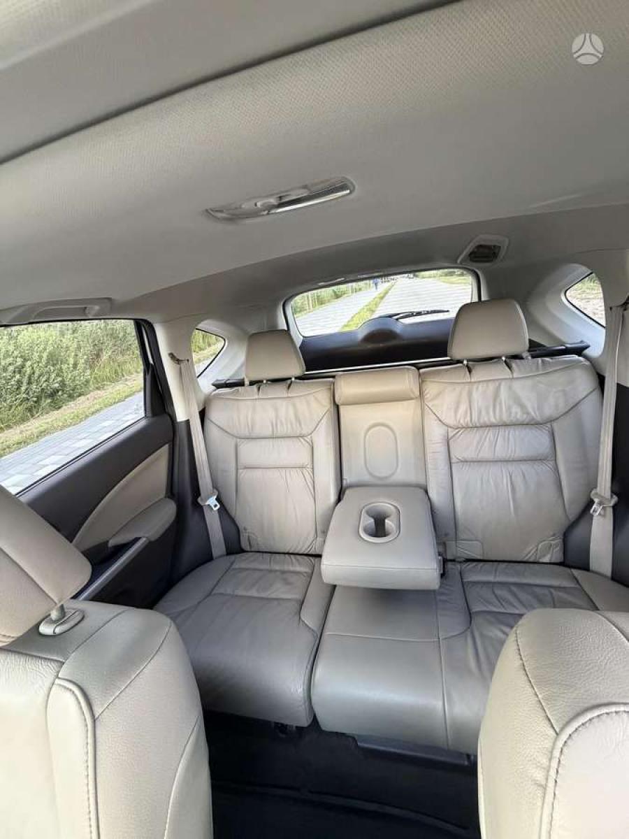 Balts Honda CR-V 2014 Klaipėda, ar dzinēja tilpumu 2.40 L un nobraukumu 224 tūkst. km par 12900 €, foto 7 vietnē AUTOMOTO.COM.LV