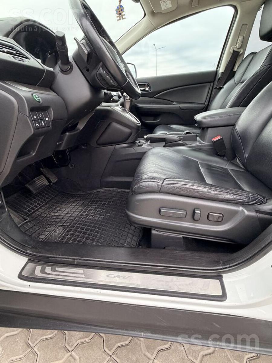 Balts Honda CR-V 2014 Valmiera, ar dzinēja tilpumu 2.00 L un nobraukumu 164 tūkst. km par 10900 €, foto 4 vietnē AUTOMOTO.COM.LV