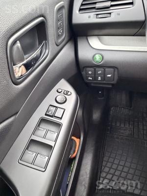 Balts Honda CR-V 2014 Valmiera, ar dzinēja tilpumu 2.00 L un nobraukumu 164 tūkst. km par 10900 €, foto 5 vietnē AUTOMOTO.COM.LV