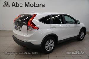 White Honda CR-V 2015 in Tallinn, with an engine capacity of 2.20 L and mileage of 203 thousand km for 12000 €, photo 3 on AUTOMOTO.COM.LV