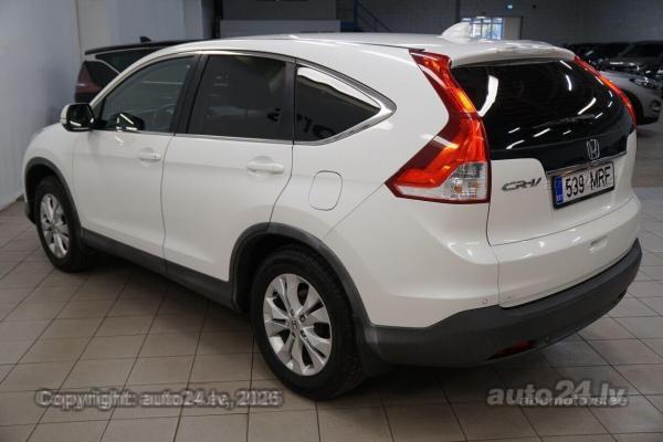 Balts Honda CR-V 2015 Tallina, ar dzinēja tilpumu 2.20 L un nobraukumu 203 tūkst. km par 12000 €, foto 5 vietnē AUTOMOTO.COM.LV