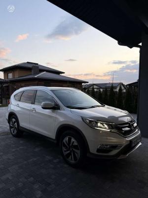 Balts Honda CR-V 2015 Šauļi, ar dzinēja tilpumu 1.60 L un nobraukumu 220 tūkst. km par 15000 €, foto 6 vietnē AUTOMOTO.COM.LV
