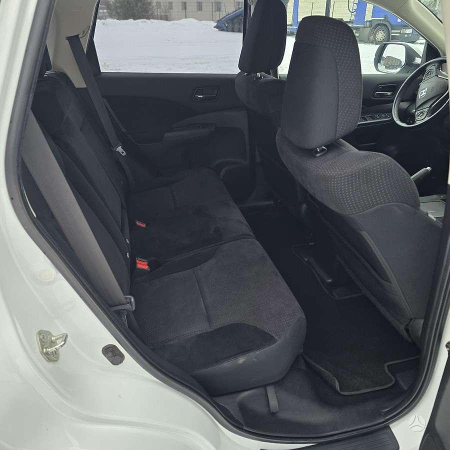 White Honda CR-V 2015 in Taurage, with an engine capacity of 1.60 L and mileage of 167 thousand km for 8600 €, photo 13 on AUTOMOTO.COM.LV
