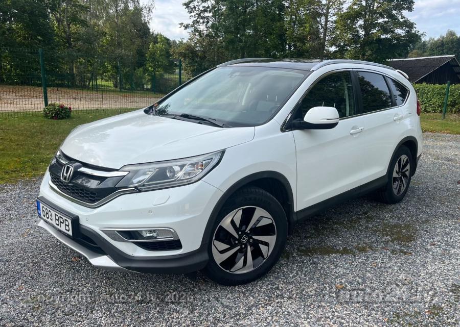 Balts Honda CR-V 2015 Tallina, ar dzinēja tilpumu 1.60 L un nobraukumu 314 tūkst. km par 9800 €, foto 1 vietnē AUTOMOTO.COM.LV