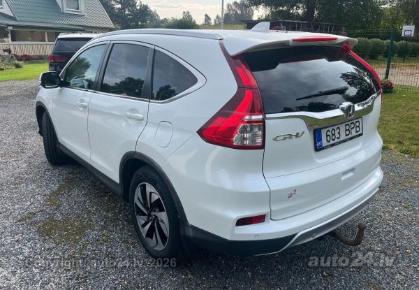 Balts Honda CR-V 2015 Tallina, ar dzinēja tilpumu 1.60 L un nobraukumu 314 tūkst. km par 9800 €, foto 2 vietnē AUTOMOTO.COM.LV