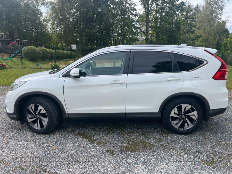 Balts Honda CR-V 2015 Tallina, ar dzinēja tilpumu 1.60 L un nobraukumu 314 tūkst. km par 9800 €, foto 4 vietnē AUTOMOTO.COM.LV