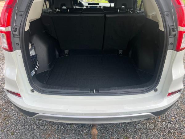 Balts Honda CR-V 2015 Tallina, ar dzinēja tilpumu 1.60 L un nobraukumu 314 tūkst. km par 9800 €, foto 7 vietnē AUTOMOTO.COM.LV