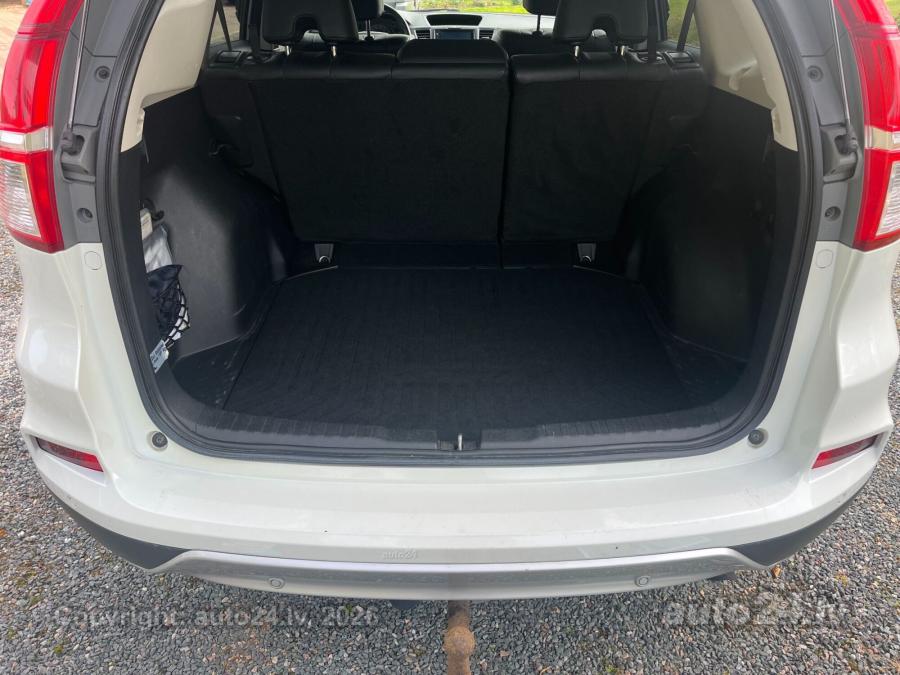 Balts Honda CR-V 2015 Tallina, ar dzinēja tilpumu 1.60 L un nobraukumu 314 tūkst. km par 9800 €, foto 8 vietnē AUTOMOTO.COM.LV