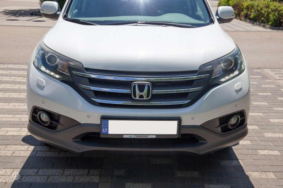 White Honda CR-V 2015 in Vilnius, with an engine capacity of 2.20 L and mileage of 171 thousand km for 12750 €, photo 9 on AUTOMOTO.COM.LV