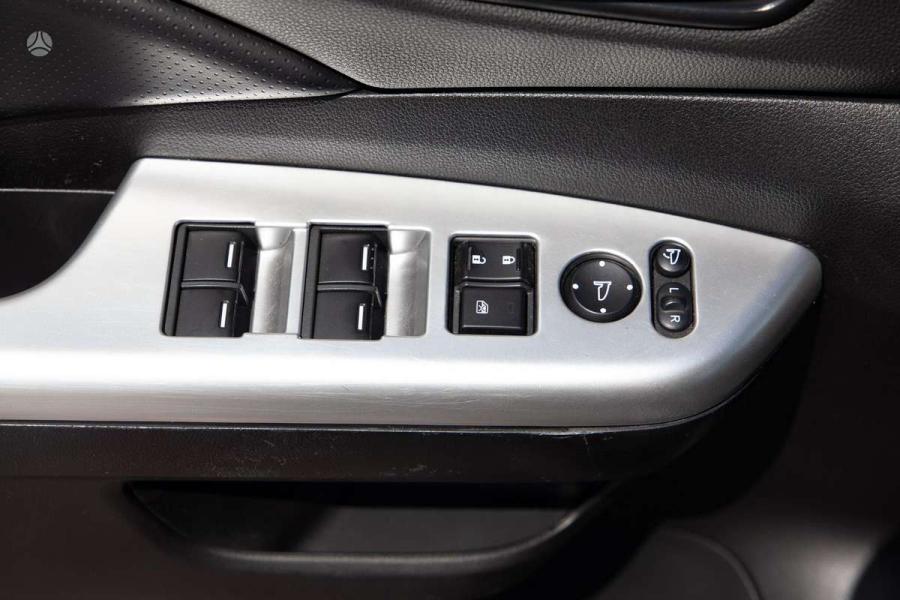 White Honda CR-V 2015 in Vilnius, with an engine capacity of 2.20 L and mileage of 171 thousand km for 12750 €, photo 21 on AUTOMOTO.COM.LV
