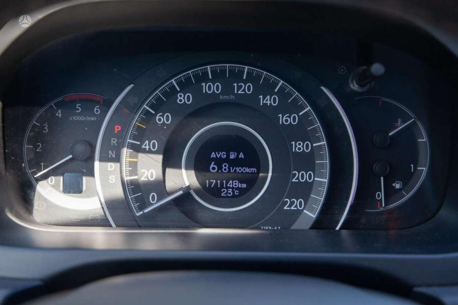 White Honda CR-V 2015 in Vilnius, with an engine capacity of 2.20 L and mileage of 171 thousand km for 12750 €, photo 26 on AUTOMOTO.COM.LV