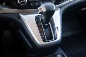 White Honda CR-V 2015 in Vilnius, with an engine capacity of 2.20 L and mileage of 171 thousand km for 12750 €, photo 30 on AUTOMOTO.COM.LV