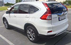 White Honda CR-V 2015 in Vilnius, with an engine capacity of 2.40 L and mileage of 153 thousand km for 12500 €, photo 6 on AUTOMOTO.COM.LV