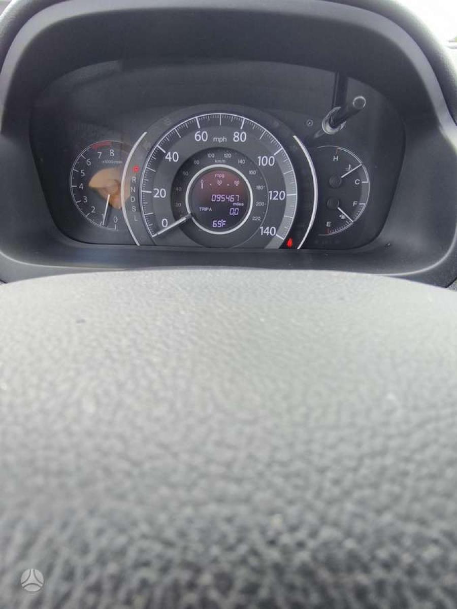 White Honda CR-V 2015 in Vilnius, with an engine capacity of 2.40 L and mileage of 153 thousand km for 12500 €, photo 9 on AUTOMOTO.COM.LV