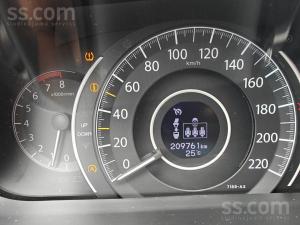 White Honda CR-V 2015 in Riga, with an engine capacity of 2.00 L and mileage of 210 thousand km for 10900 €, photo 7 on AUTOMOTO.COM.LV
