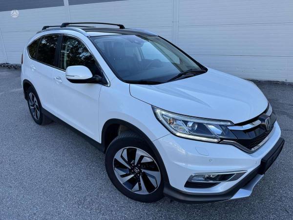 White Honda CR-V 2015 in Prienai, with an engine capacity of 1.60 L and mileage of 224 thousand km for 11900 €, photo 3 on AUTOMOTO.COM.LV