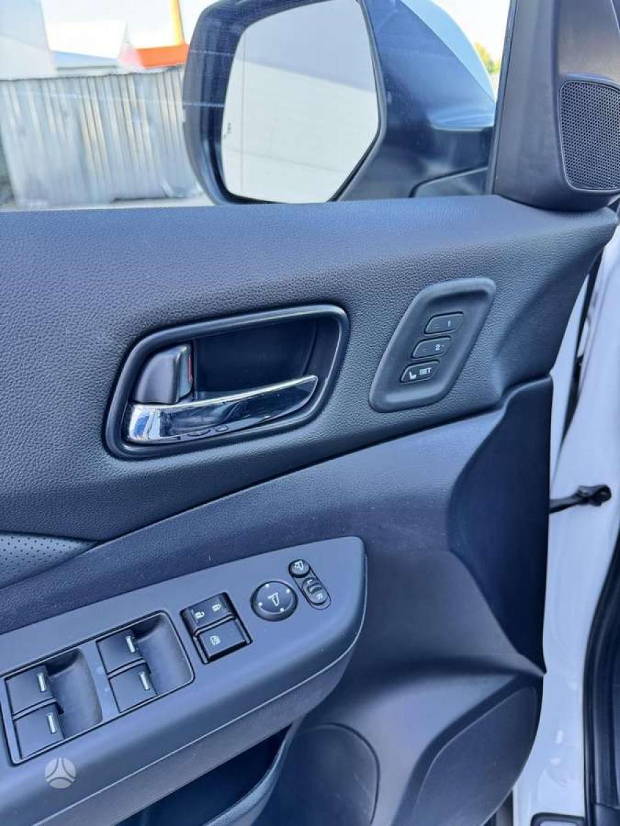 Balts Honda CR-V 2015 Prienai, ar dzinēja tilpumu 1.60 L un nobraukumu 224 tūkst. km par 11900 €, foto 16 vietnē AUTOMOTO.COM.LV
