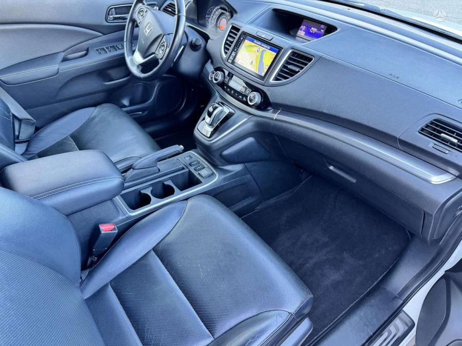 Balts Honda CR-V 2015 Prienai, ar dzinēja tilpumu 1.60 L un nobraukumu 224 tūkst. km par 11900 €, foto 28 vietnē AUTOMOTO.COM.LV