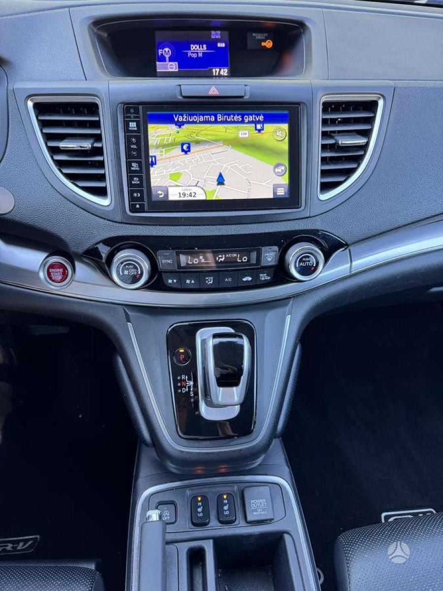 Balts Honda CR-V 2015 Prienai, ar dzinēja tilpumu 1.60 L un nobraukumu 224 tūkst. km par 11900 €, foto 32 vietnē AUTOMOTO.COM.LV
