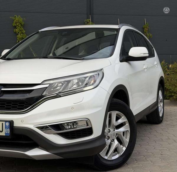 Balts Honda CR-V 2015 Viļņa, ar dzinēja tilpumu 1.60 L un nobraukumu 150 tūkst. km par 13500 €, foto 5 vietnē AUTOMOTO.COM.LV