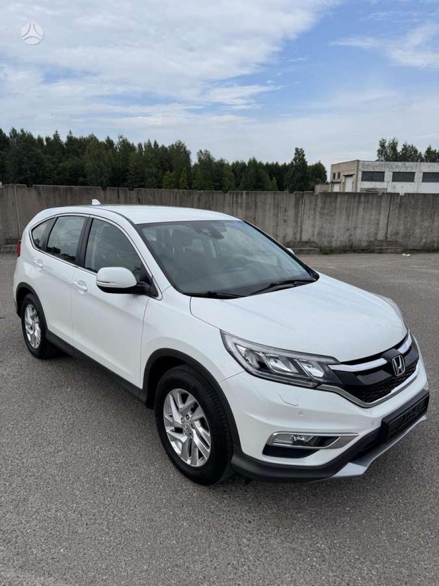 White Honda CR-V 2015 in Panevezys, with an engine capacity of 1.60 L and mileage of 117 thousand km for 12999 €, photo 1 on AUTOMOTO.COM.LV