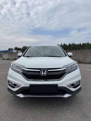 White Honda CR-V 2015 in Panevezys, with an engine capacity of 1.60 L and mileage of 117 thousand km for 12999 €, photo 3 on AUTOMOTO.COM.LV