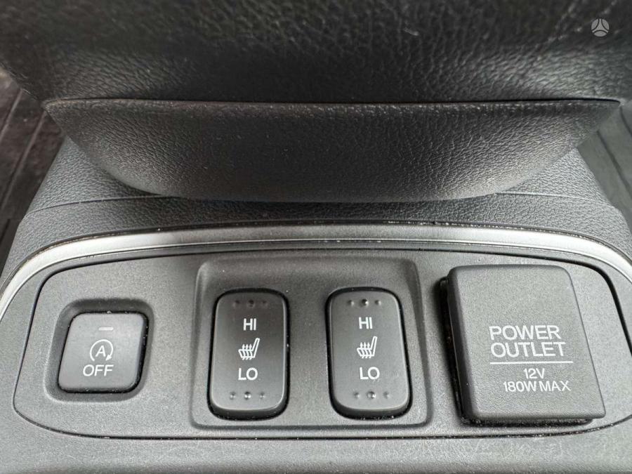 White Honda CR-V 2015 in Panevezys, with an engine capacity of 1.60 L and mileage of 117 thousand km for 12999 €, photo 16 on AUTOMOTO.COM.LV