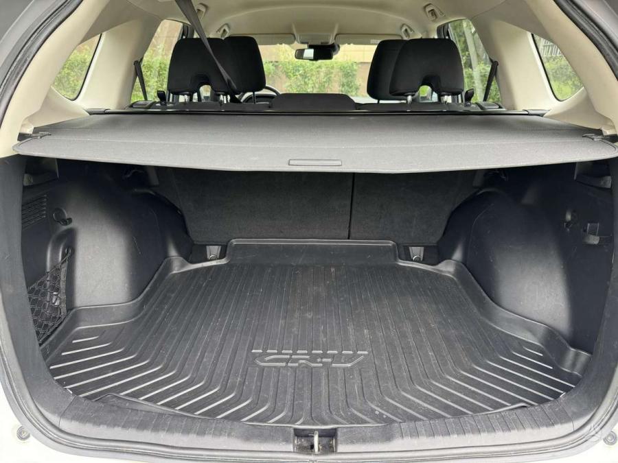 White Honda CR-V 2015 in Panevezys, with an engine capacity of 1.60 L and mileage of 117 thousand km for 12999 €, photo 18 on AUTOMOTO.COM.LV