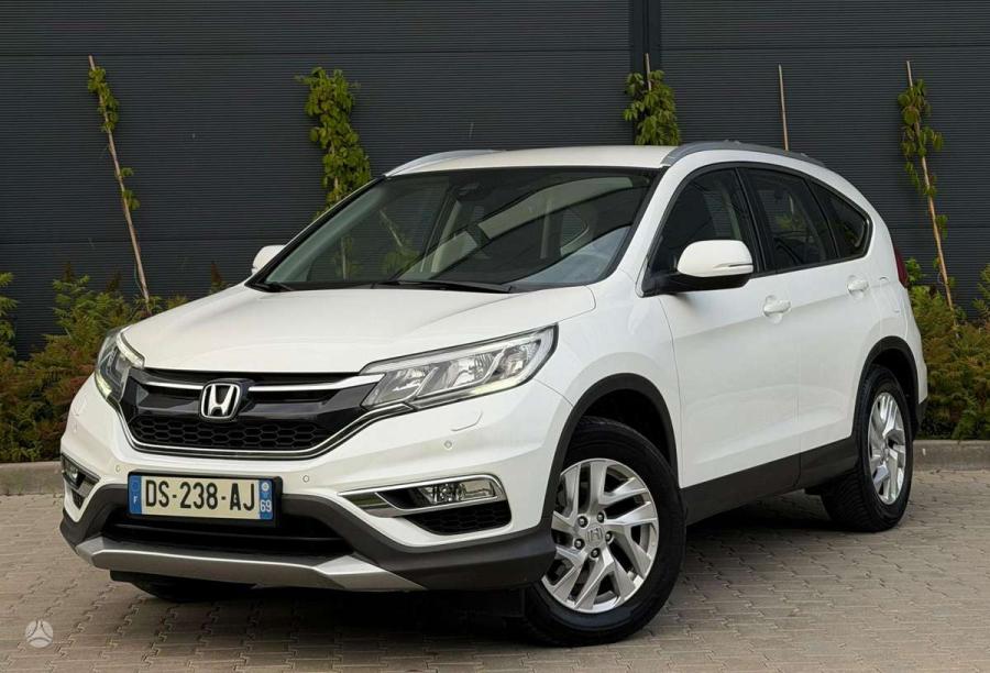 Balts Honda CR-V 2015 Viļņa, ar dzinēja tilpumu 1.60 L un nobraukumu 150 tūkst. km par 12900 €, foto 1 vietnē AUTOMOTO.COM.LV